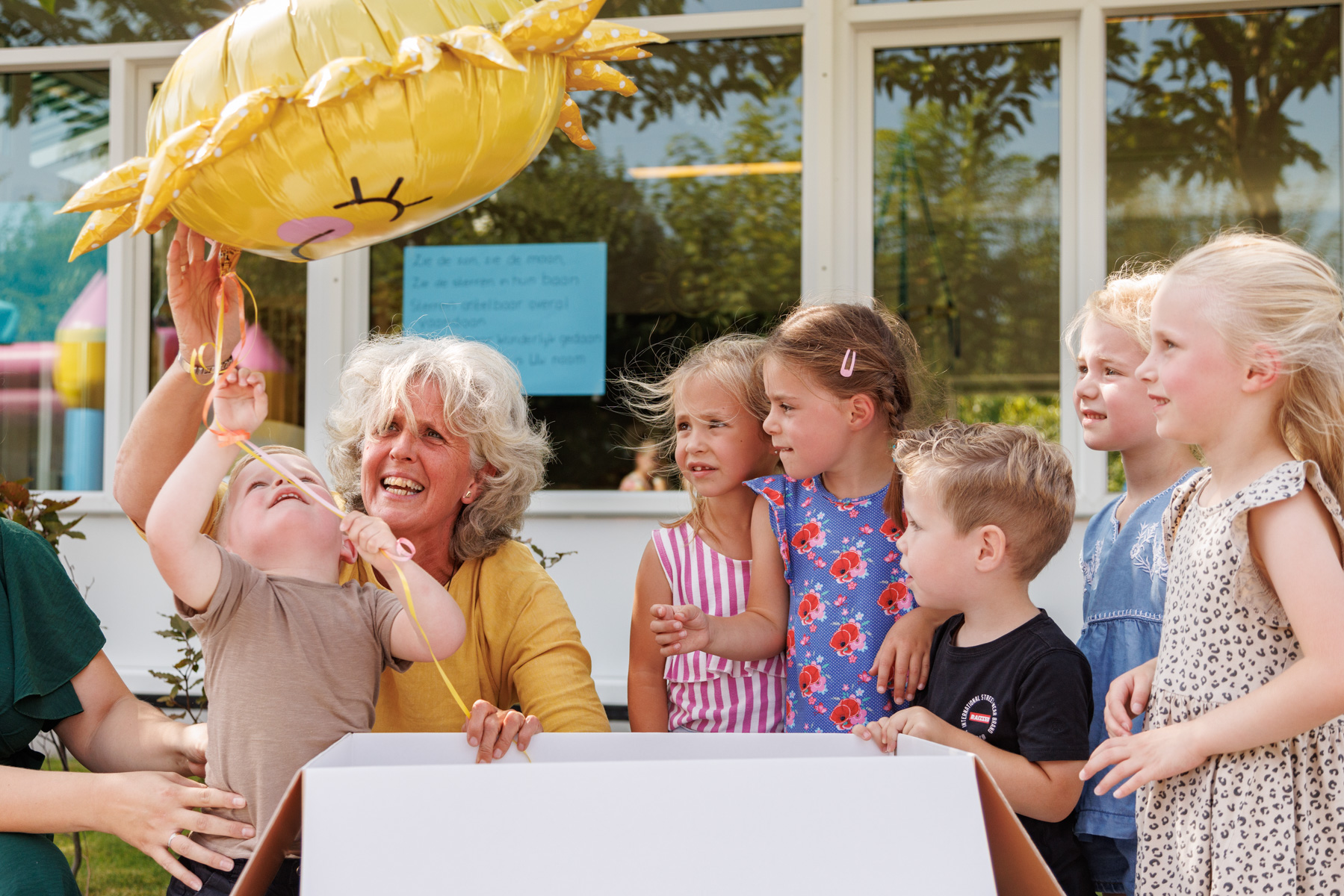 Feest! Kinderdagverblijf met de Bijbel Zonnestraal officieel geopend ...